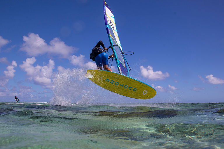 FreeWave 2024 ᐅ Freemove - Jump N' Ride board | DUOTONE Windsurfing