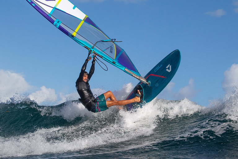 FreeWave 2024 ᐅ Freemove - Jump N' Ride board | DUOTONE Windsurfing